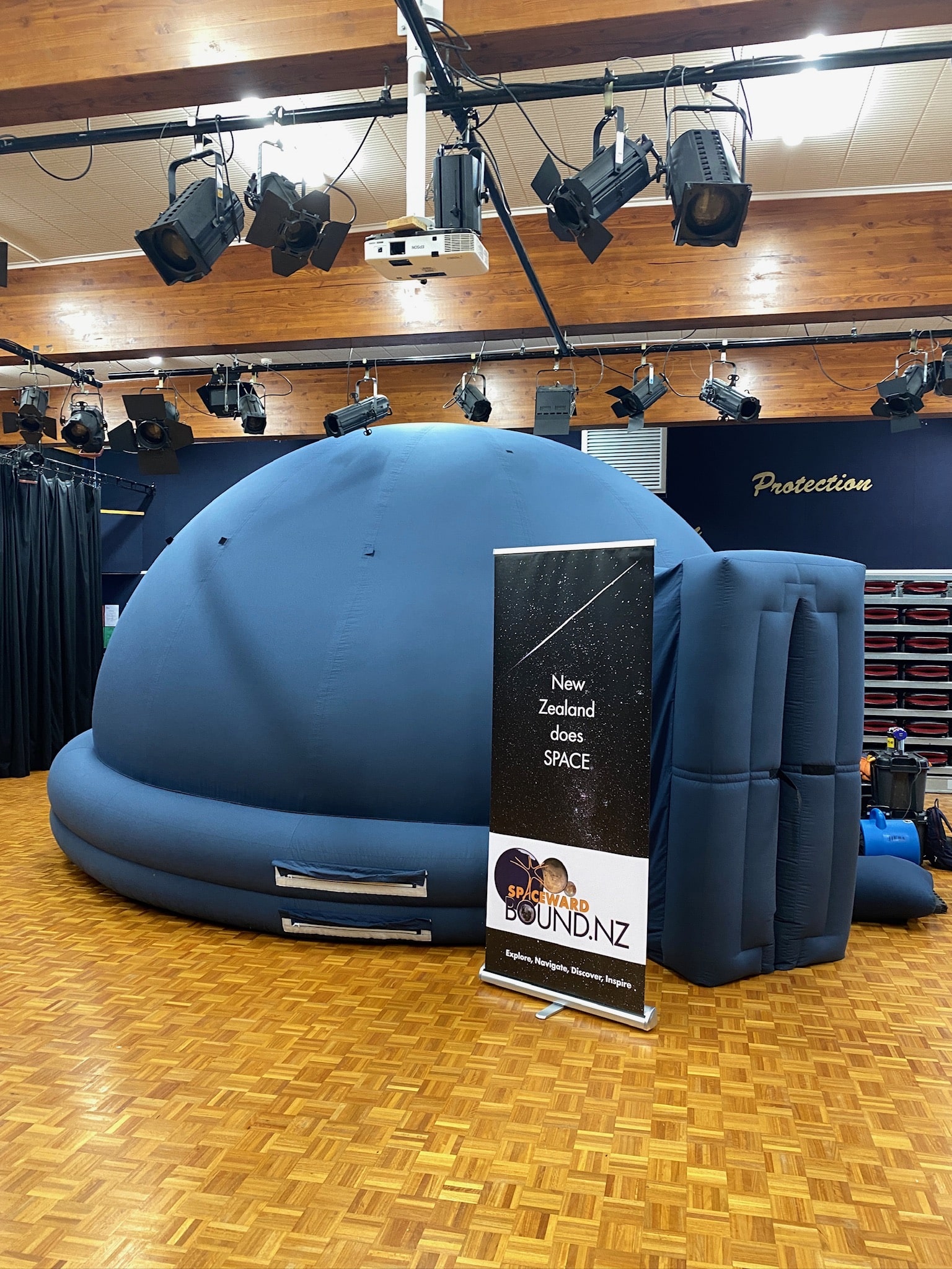 The Mars Blueberry Astrobiology Dome - Spaceward Bound New Zealand